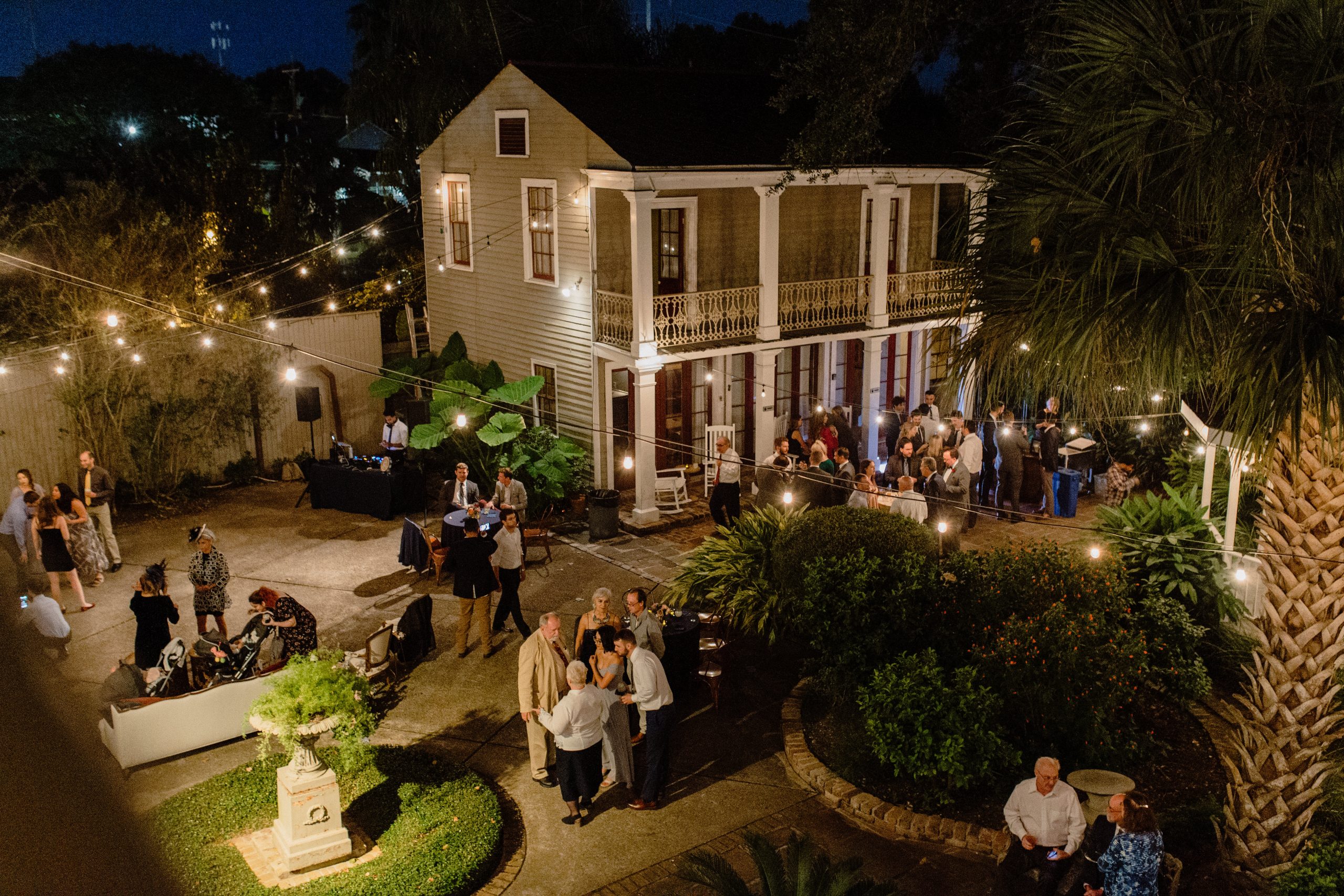 Funky Backyard Wedding at the Benachi House in New Orleans, LA | Showit ...