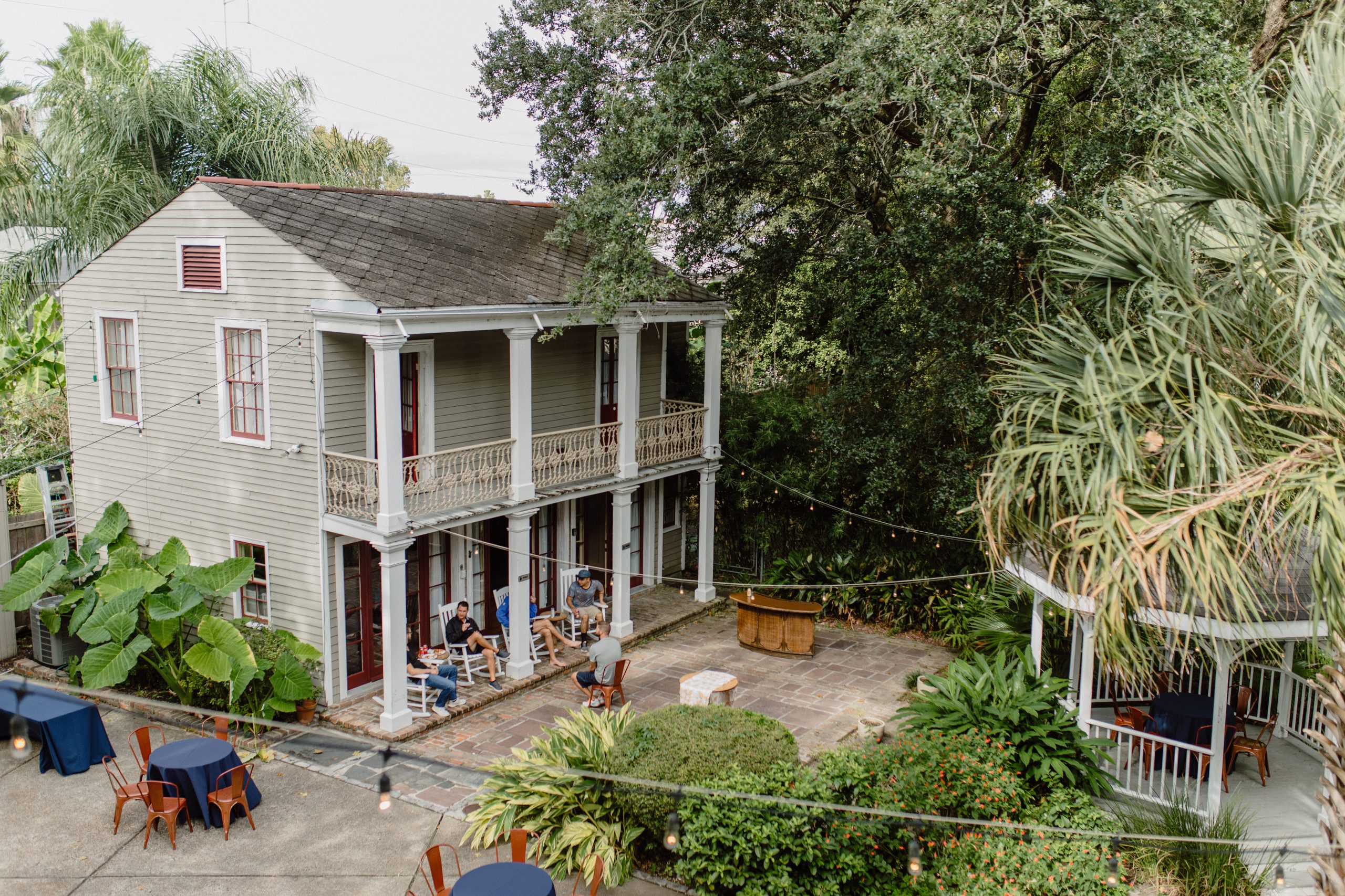Funky Backyard Wedding at the Benachi House in New Orleans, LA | Showit ...